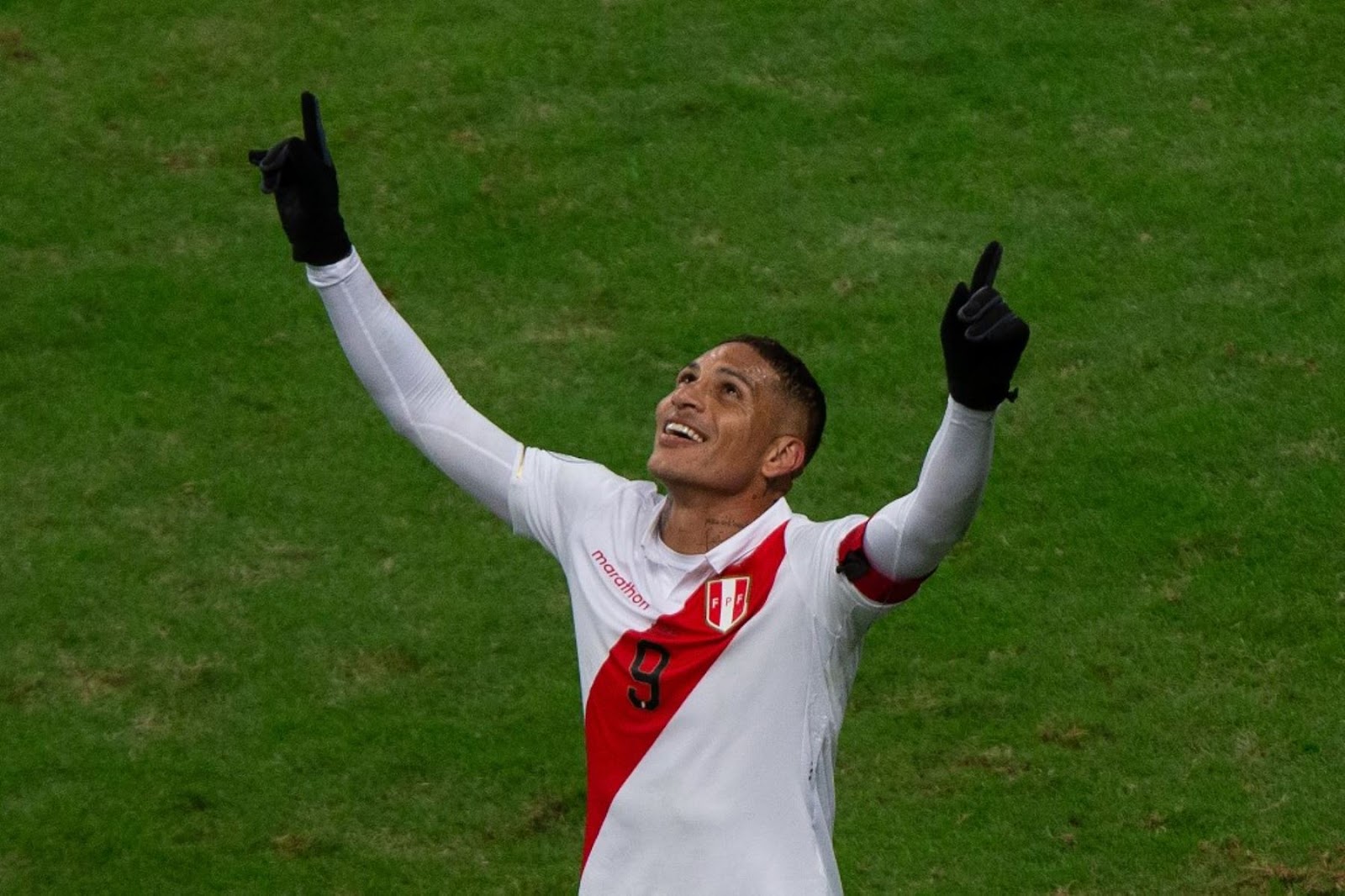Paolo Guerrero, el letal e inacabable goleador peruano cumplió 40 años